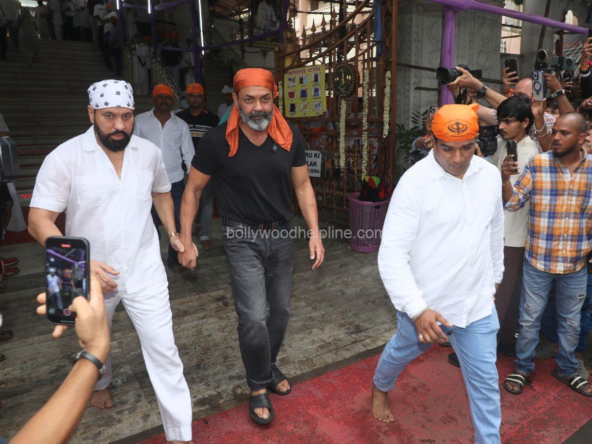 Mika Singh, Mannara Chopra, Daisy Shah, Rahul Vaidya & Others At Shera ...